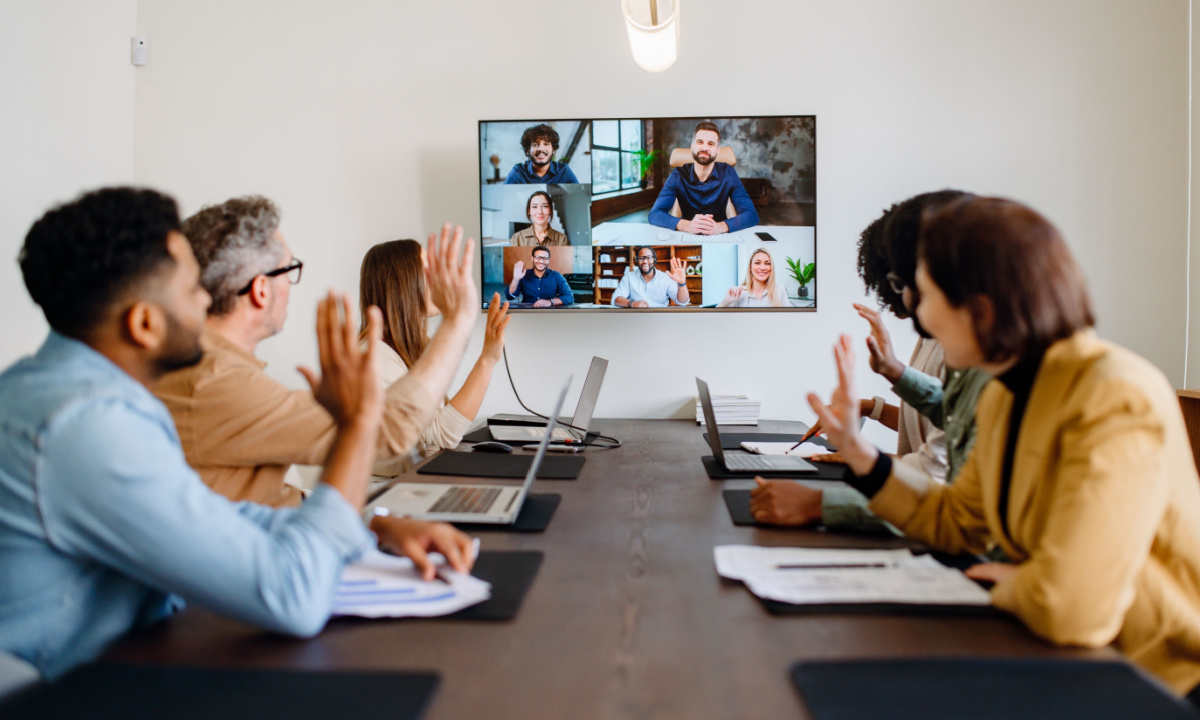 Smart office technology redefines connected workplace dynamics ...